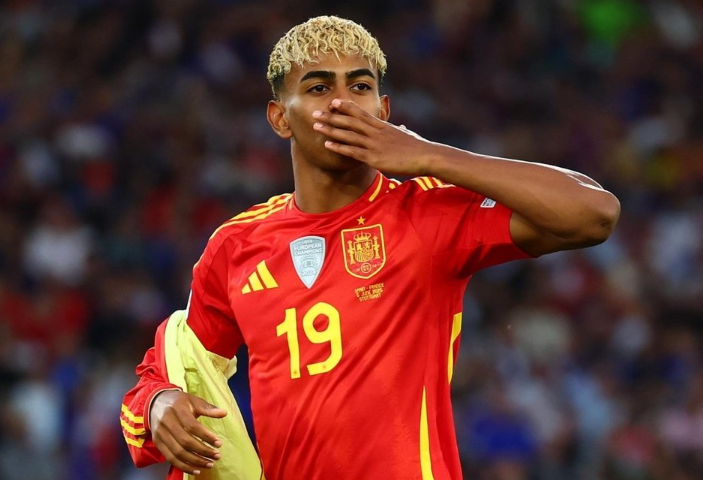 Barcelona Disputes RFEF Claims Over Lamine Yamal Medical Treatment ...